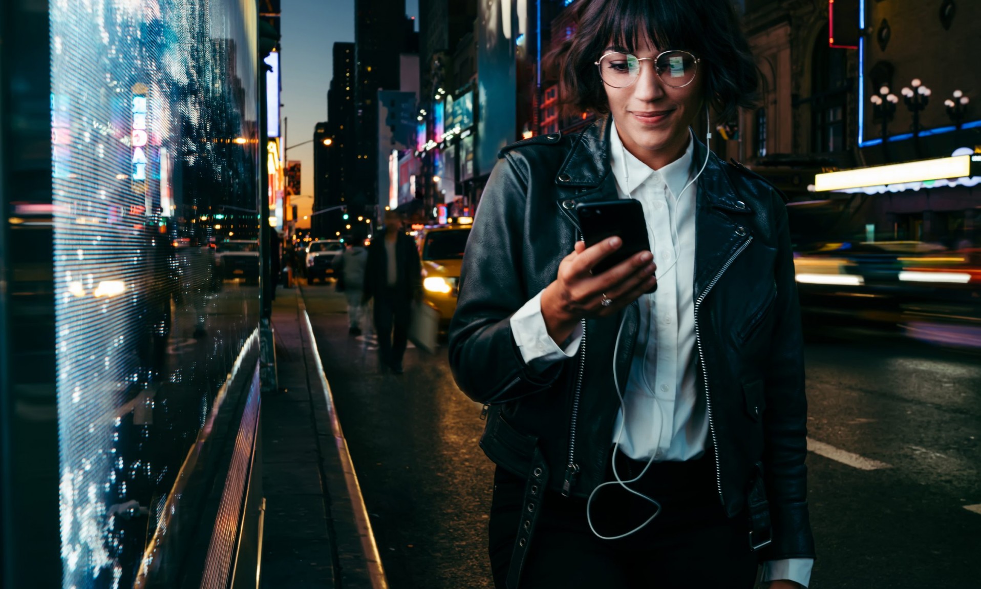 Jak skomponować idealną sezonową szafę kapsułową? - antyschematy.pl